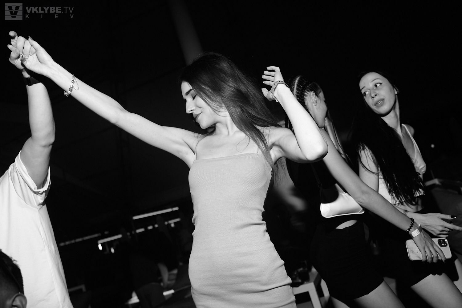 Фотоотчет: Fifty beach club (Киев) – «Sunday night» (фото) - vklybe.tv